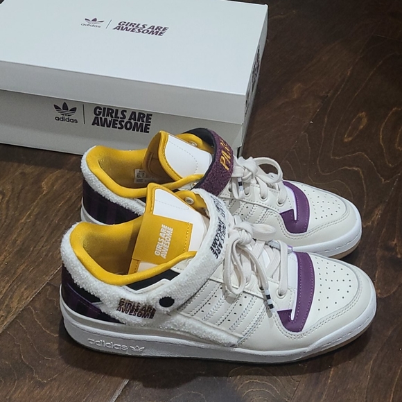 adidas | Shoes | Adidas Forma Low W Girls Are Awes | Poshmark